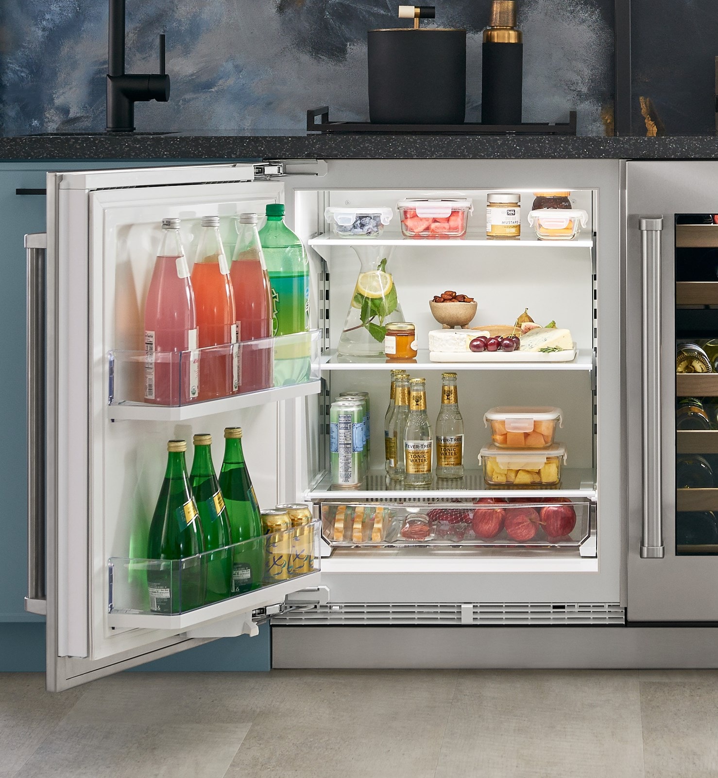 Designer Undercounter | Sub-Zero 24" Refrigerator DEU2450R