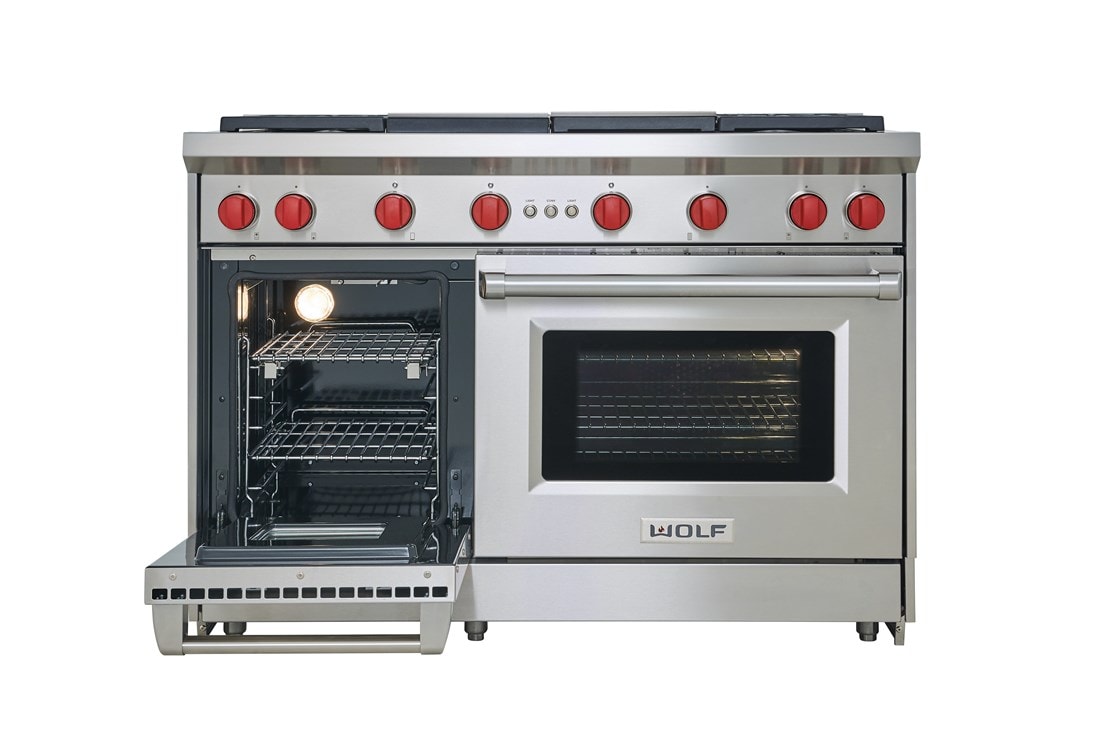 48" Gas Range - 6 Burners and Infrared Griddle Wolf Rangetop