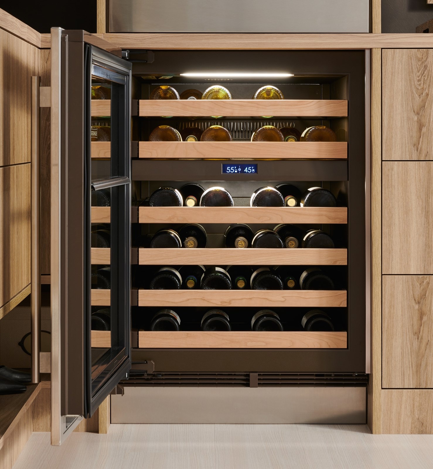 Designer Undercounter | Sub-Zero 24" Wine Storage DEU2450W