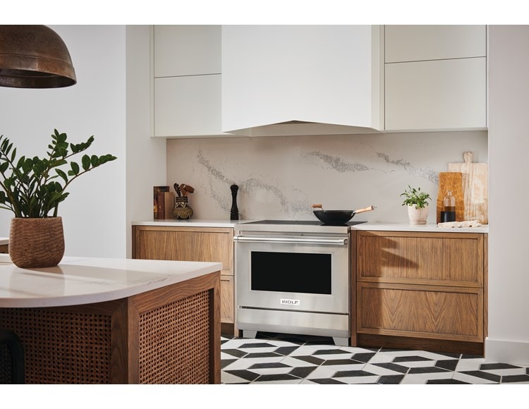 Wolf 36" Professional Induction Range (IR36550/S/P)