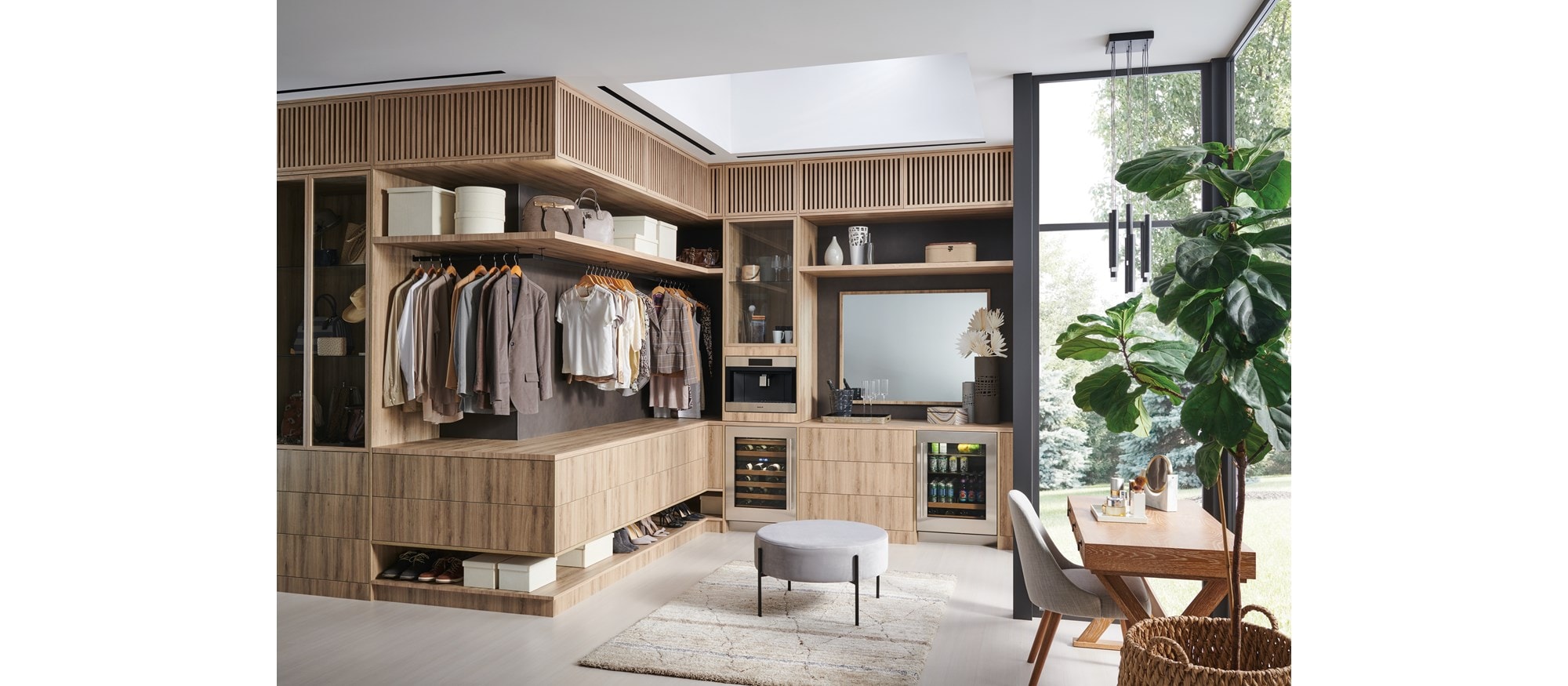 Designer Undercounter | Sub-Zero 24" Beverage Center DEU2450BG