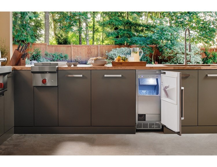 Sub-Zero 15" Outdoor Ice Maker with Pump - Panel Ready (Limited ...