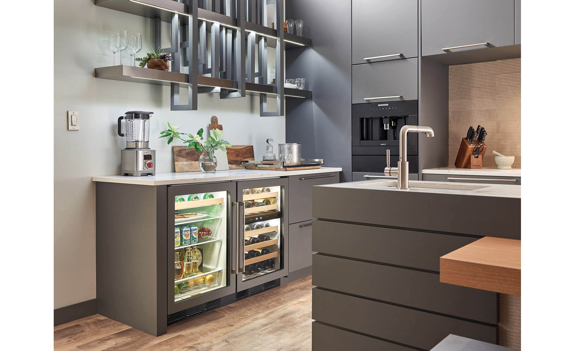 Sub-Zero Legacy Model - 24" Undercounter Beverage Center - Panel Ready (UC-24BG/O)