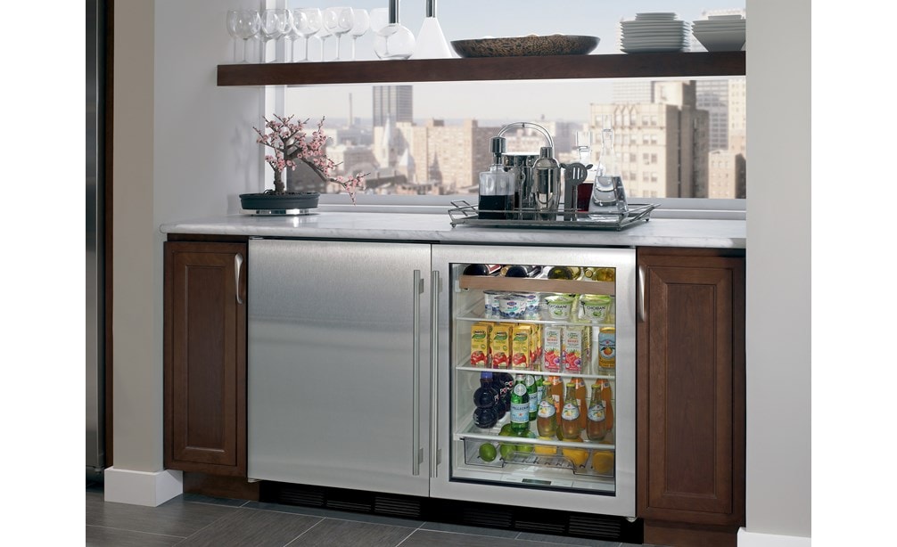 Sub-Zero Legacy Model - 24" Undercounter Beverage Center - Stainless ...