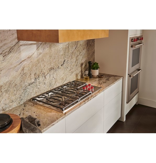 Wolf 36" Professional Gas Cooktop - 5 Burners (CG365P/S)