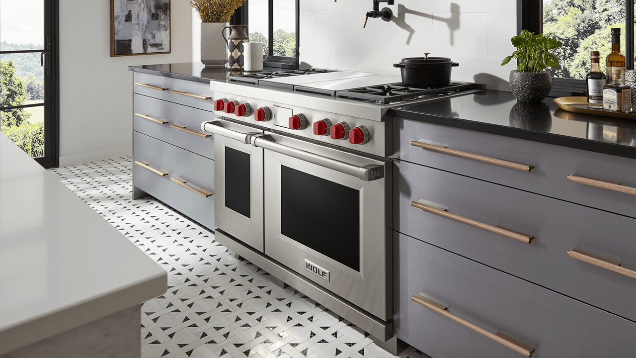 Dual Fuel Ranges | Kitchen Ranges | Wolf Appliances